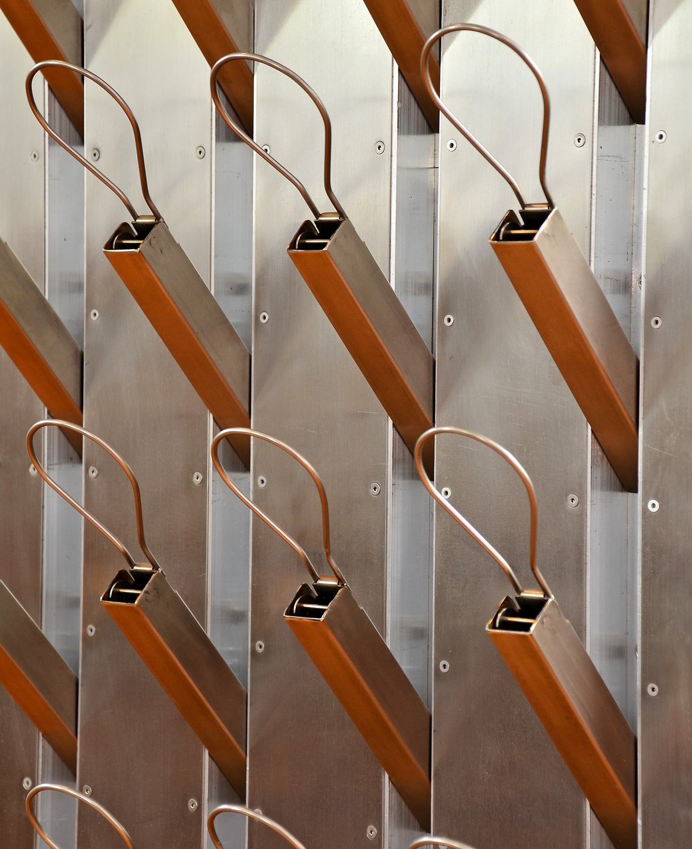 Hockey Glove Dryer, 12 Pair, Wall Mounted, FAST DRYING – Puelche Dryer