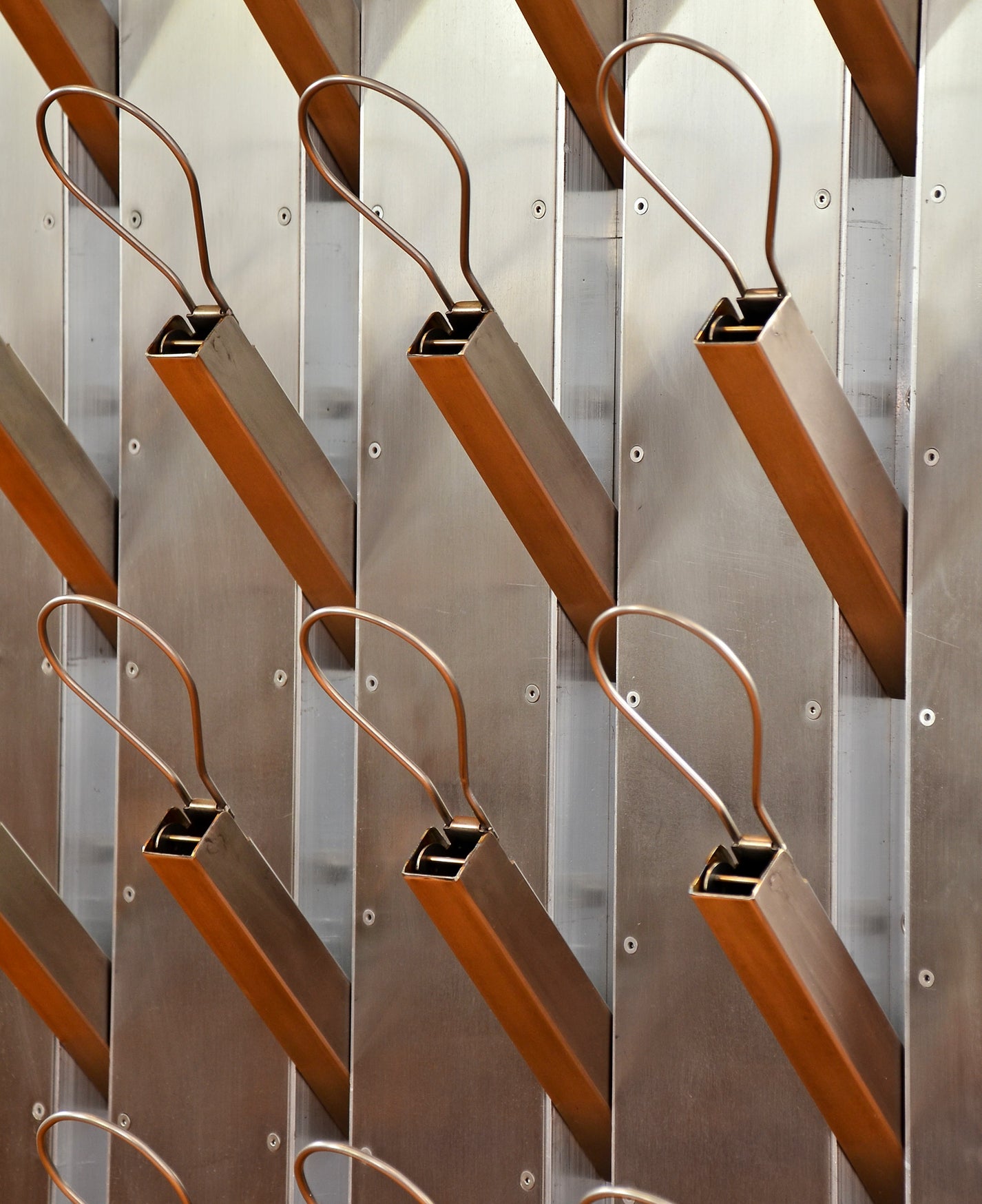 Hockey Glove Dryer, 12 Pair, Wall Mounted, FAST DRYING – Puelche Dryer